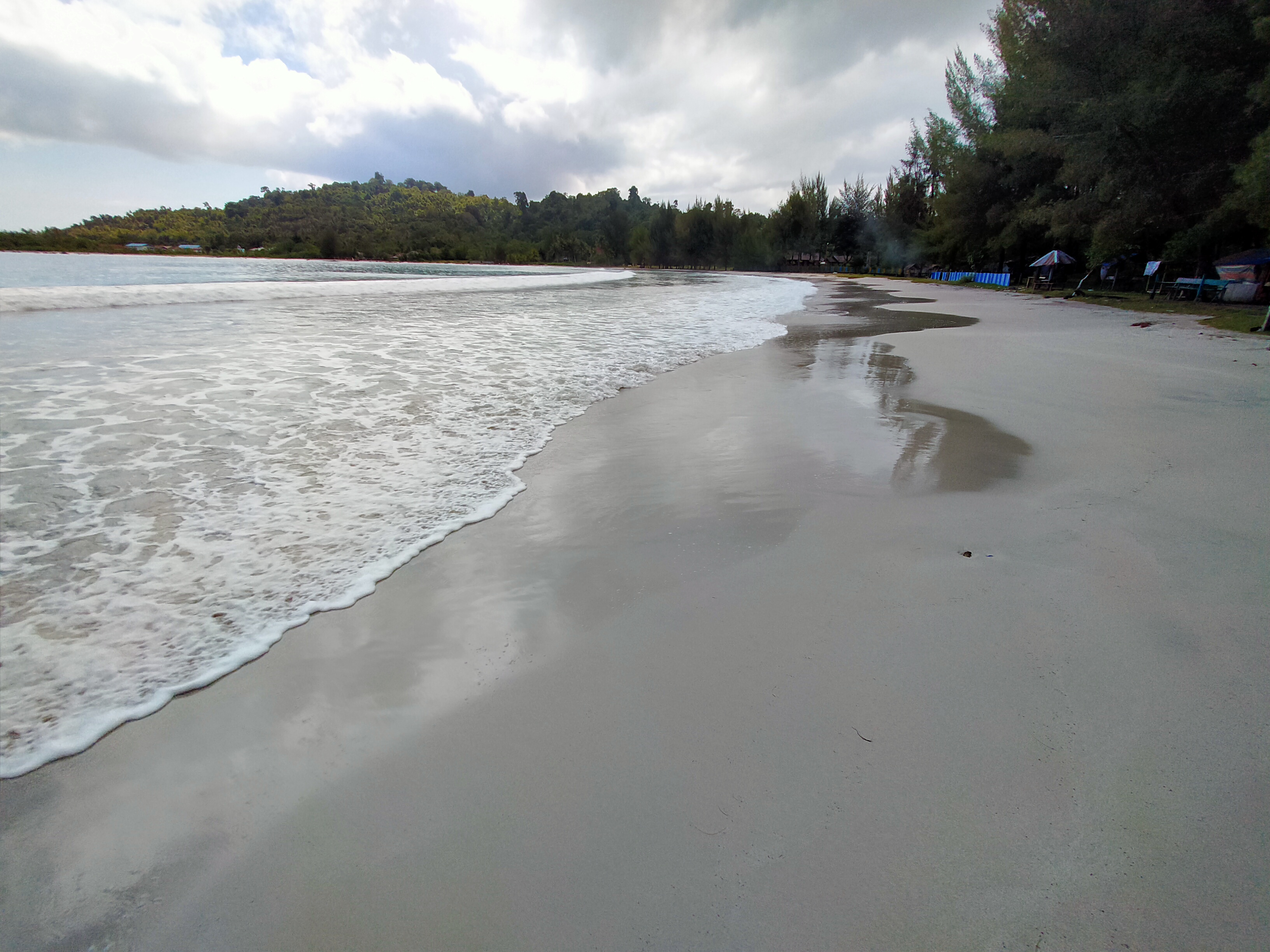 Eksotisnya Pantai Busung di Simeulue